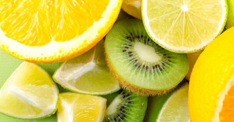 Comprendre l'allergie au kiwi : symptômes, options de traitement et ...